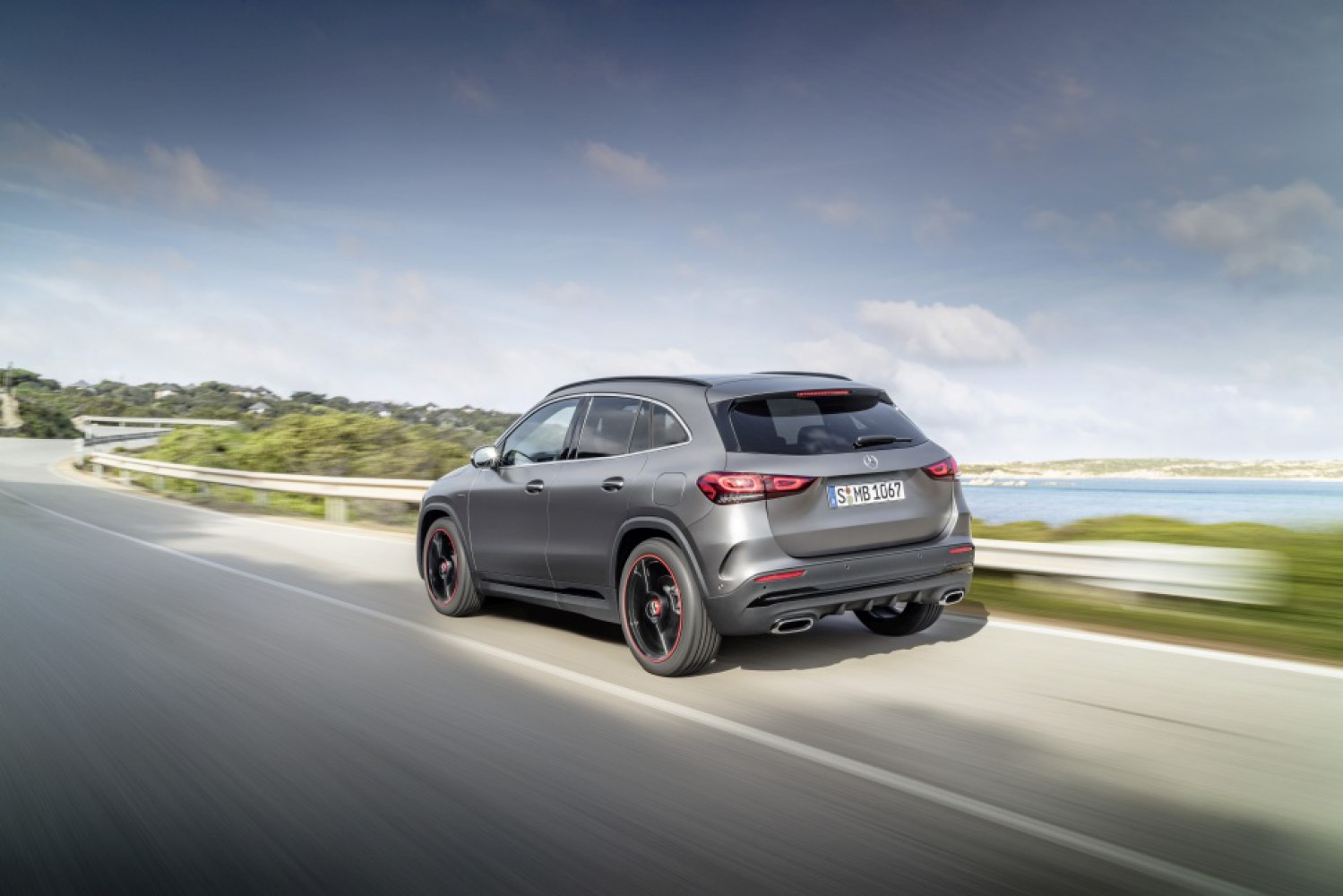 Mercedes-Benz GLA (H247) GLA 250e (218 Hp) EQ Power DCT